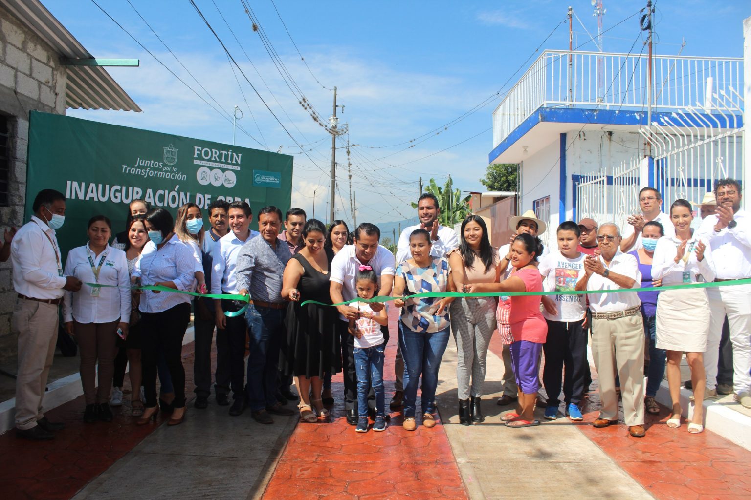 Cumple presidente municipal con otra pavimentación más en la colonia ...